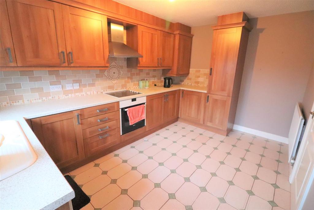 Alstone Court, Sherbourne Park... 3 bed detached house - £179,995