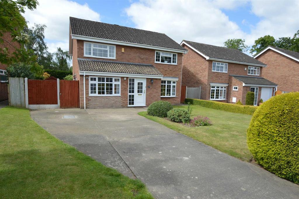 Rivington Avenue, Meole Village... 4 bed detached house - £450,000