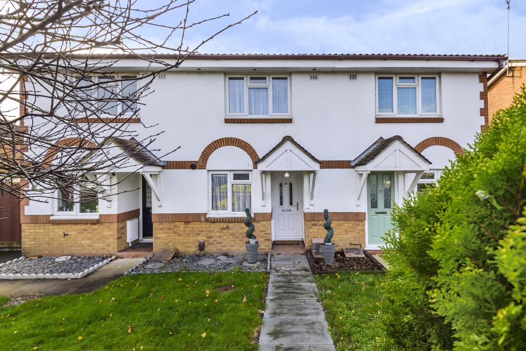 Addlestone, Surrey, KT15 2 bed terraced house - £350,000