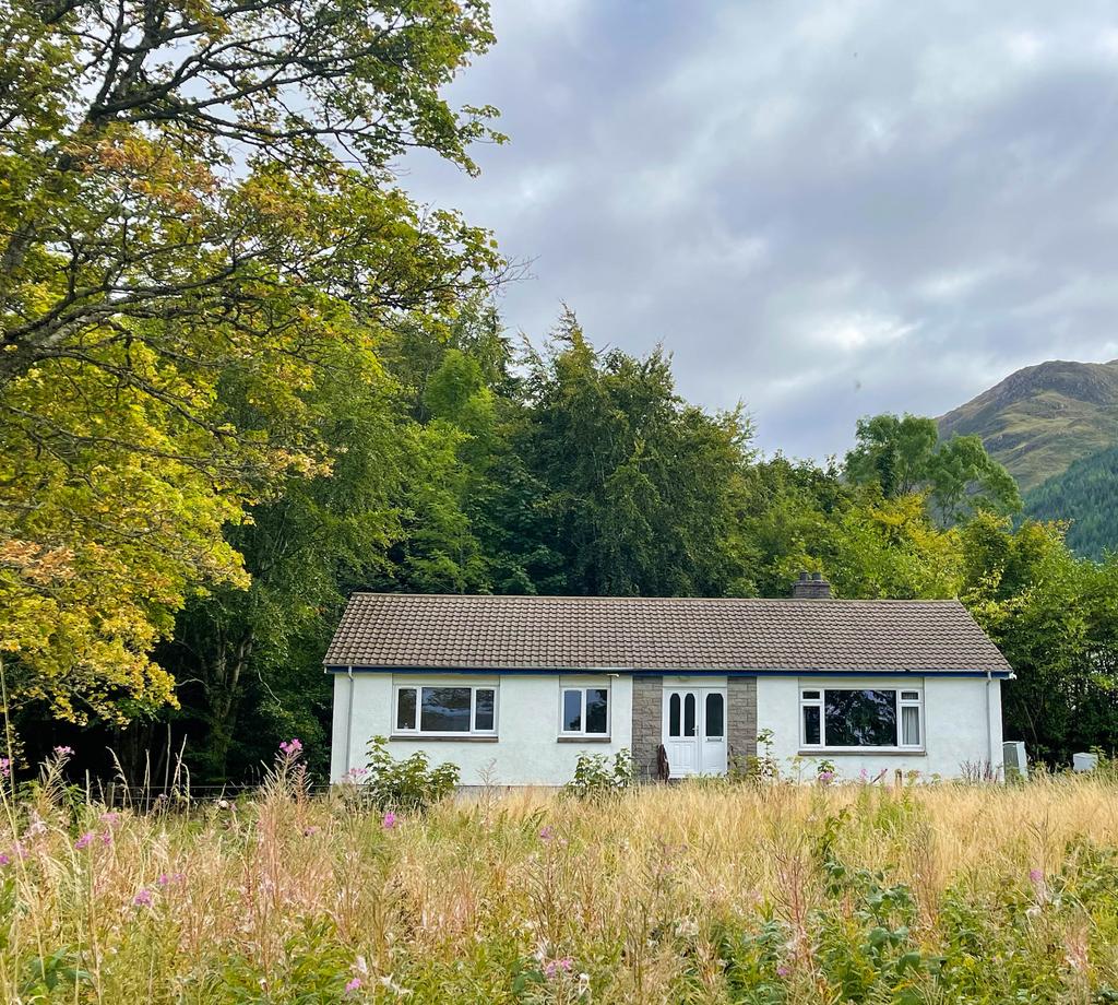 Ratagan, Glenshiel IV40 3 bed detached house - £230,000