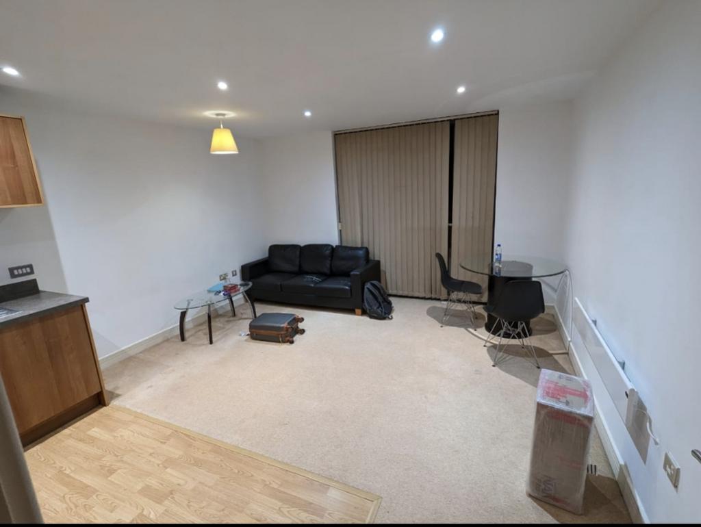 Viva Apartments, 10 Commercial... 1 bed apartment - £925 pcm (£213 pw)