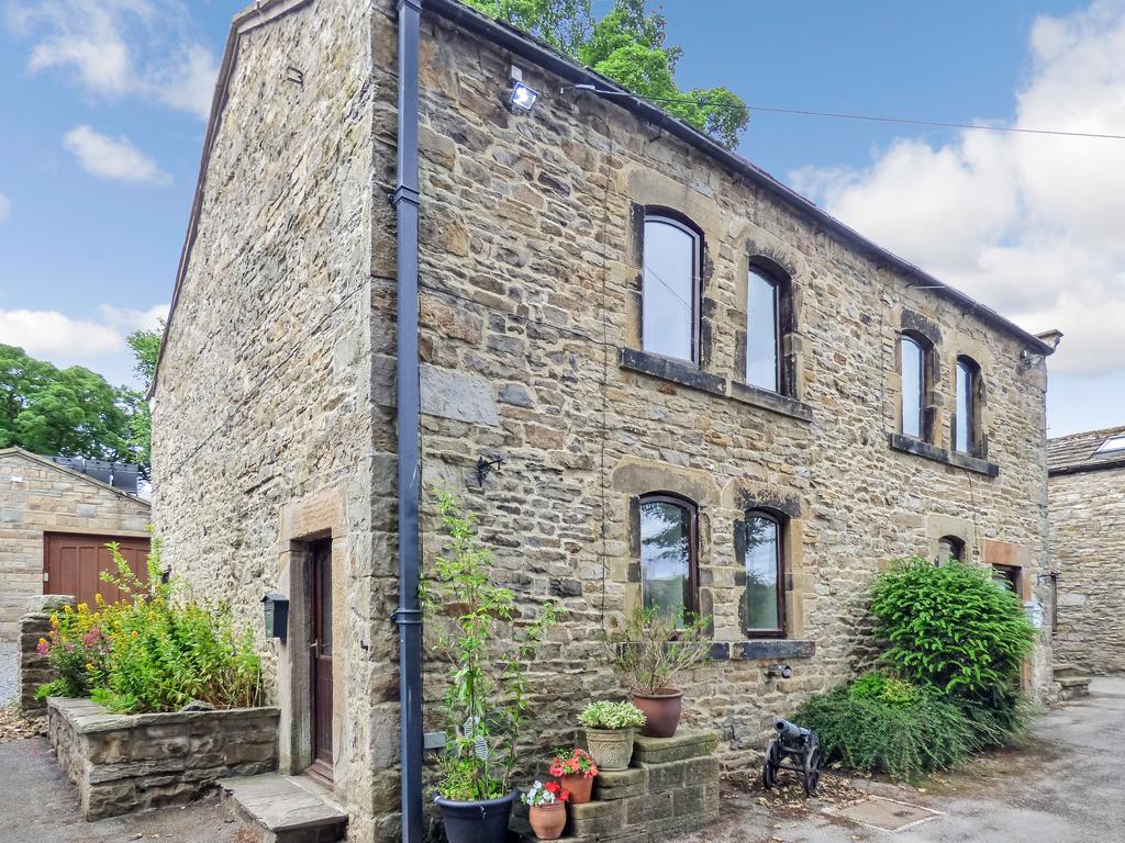 Thornton Rust, Aysgarth, Leyburn... 2 bed end of terrace house - £650 ...