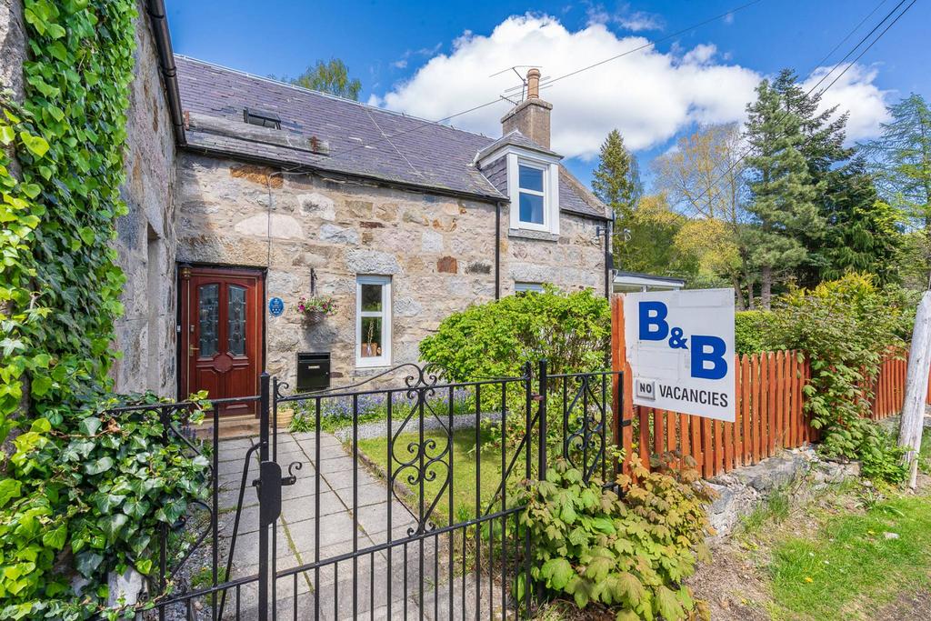 Craiglea Hillside Road, Braemar, AB35 5YU Guest house for sale - £650,000