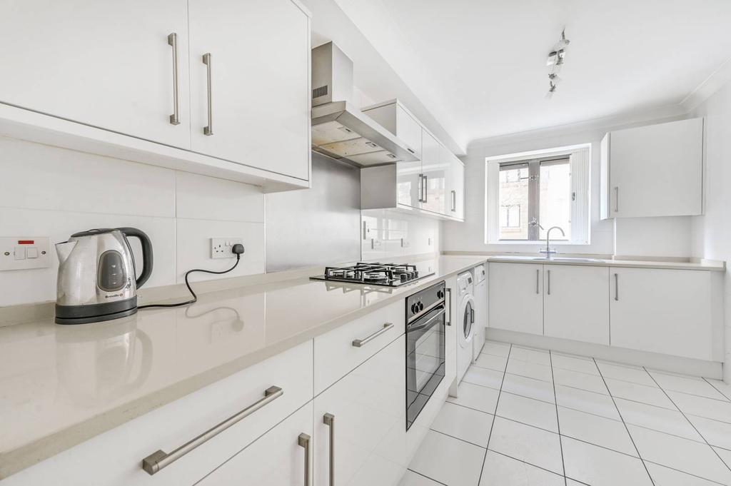 Pembroke Road Kensington London W8 2 Bed Flat For Sale £800 000