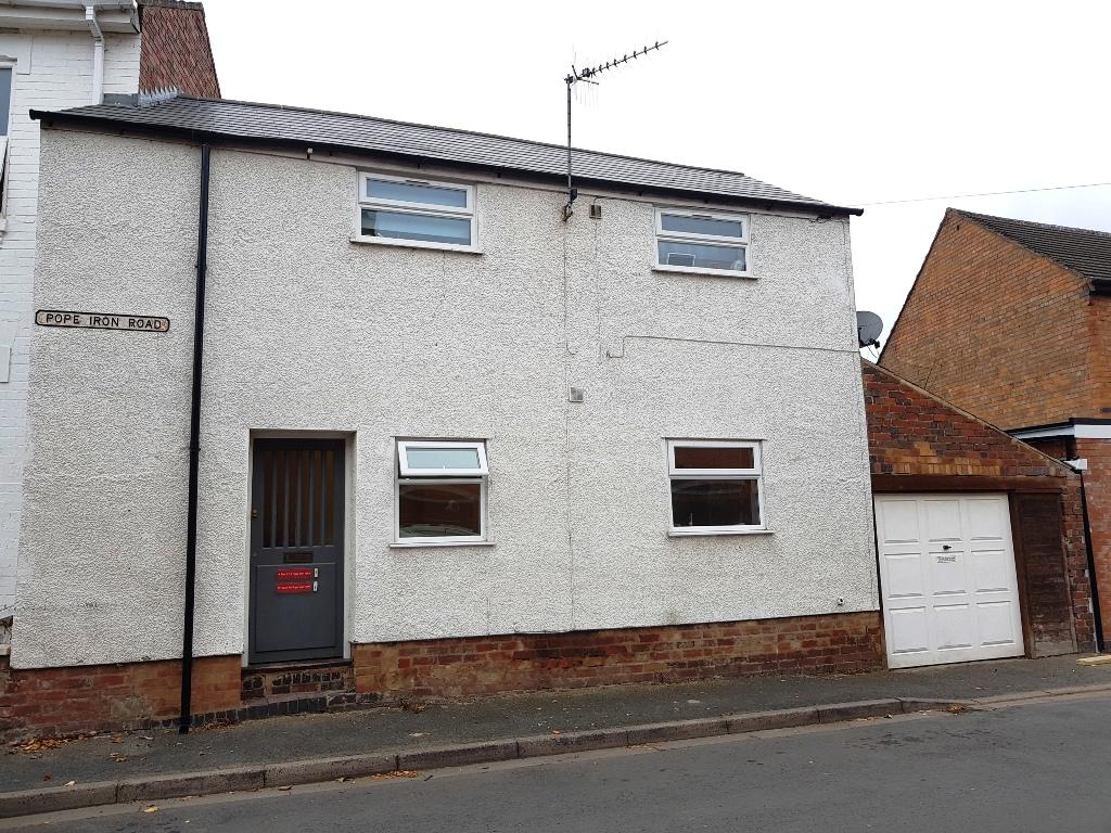 Pope Iron Road, WR1 Studio - £400 pcm (£92 pw)