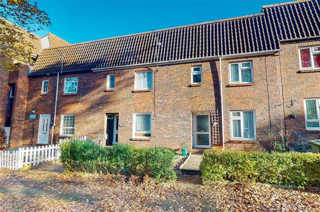Helmores, Laindon West, Basildon... 3 bed terraced house - £310,000