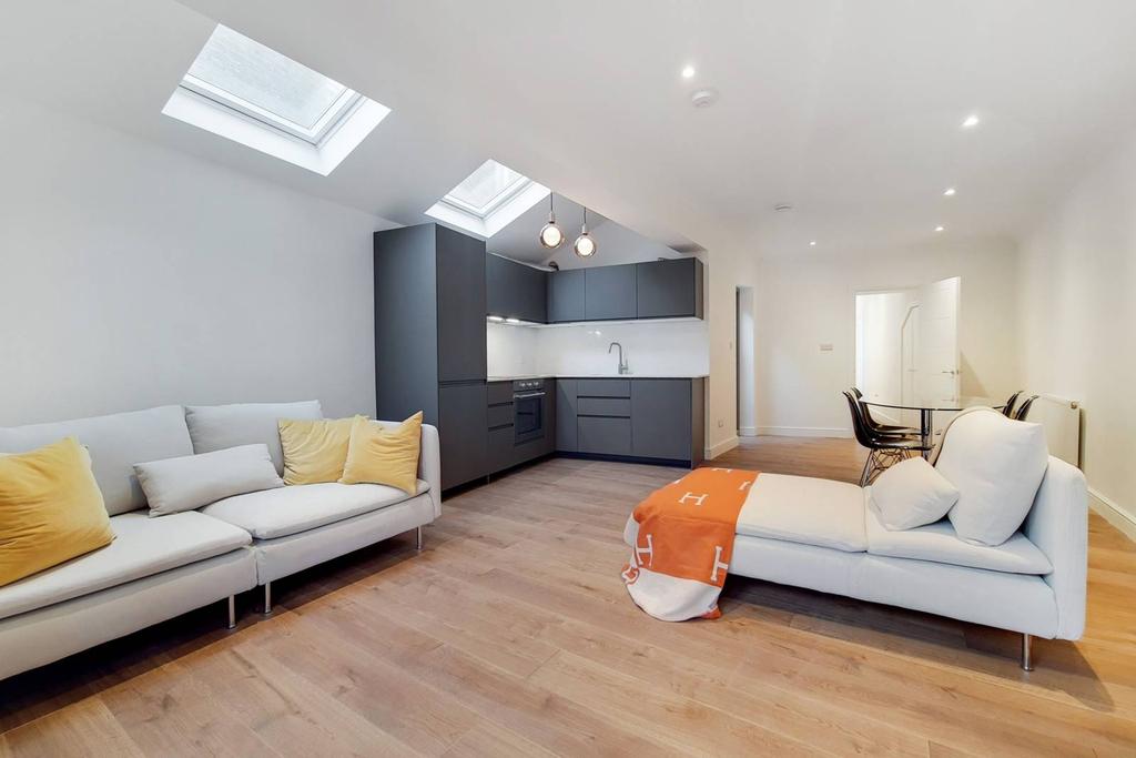 Brook Drive, Elephant and Castle, London, SE11 2 bed flat - £800,000