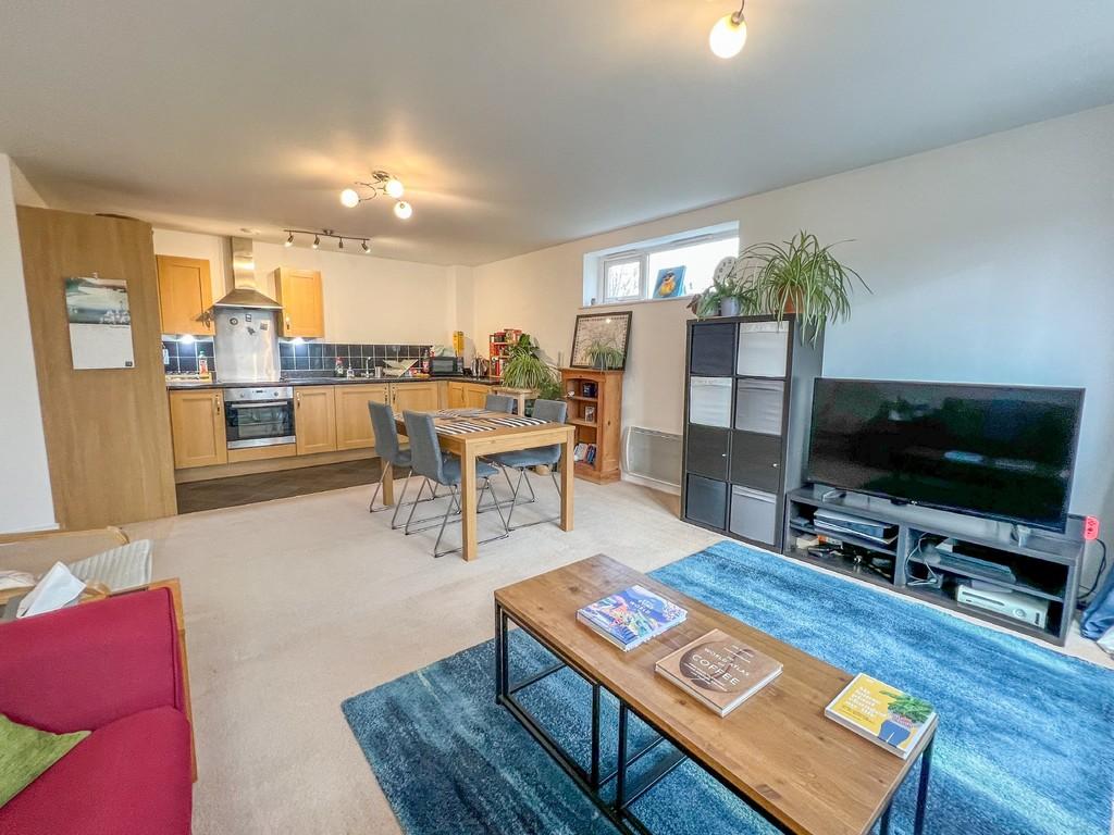 Southernhay Close, Basildon 2 bed flat - £230,000