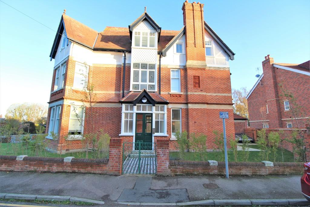Creffield Road, Lexden, Colchester... 2 bed apartment - £325,000