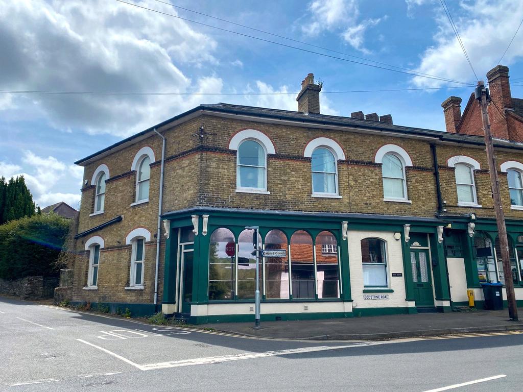 Godstone Road, Old Oxted, Surrey, RH8 2 bed flat - £1,200 pcm (£277 pw)