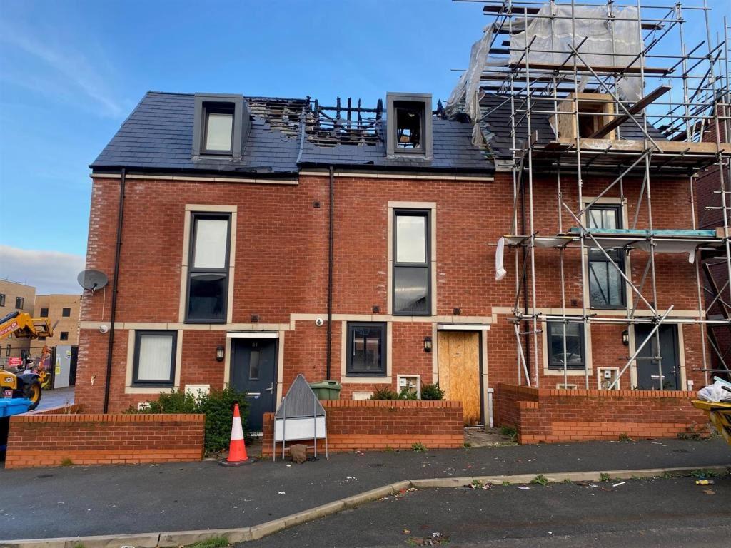 Great Mersey Street, Liverpool... 3 bed terraced house - £70,000