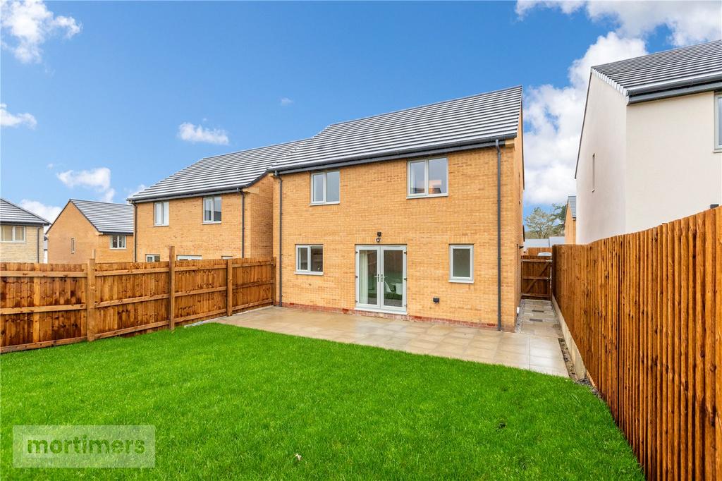 Scarloom Road, Clitheroe, BB7 4 bed detached house - £330,000