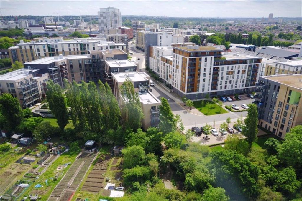 Galton Court, Colindale Pulse, NW9 1 bed apartment - £1,900 pcm (£438 pw)