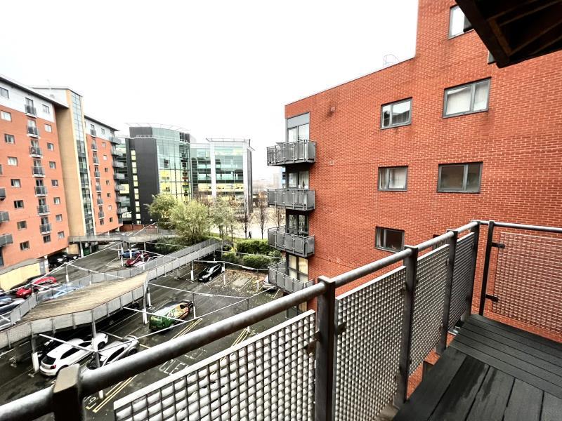 Velocity West, 5 City Walk, Leeds... 1 bed apartment - £850 pcm (£196 pw)