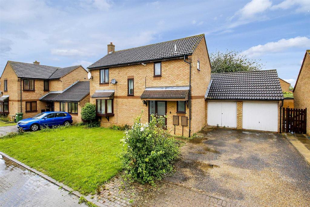Ulyett Place, Oldbrook 4 bed detached house - £1,750 pcm (£404 pw)