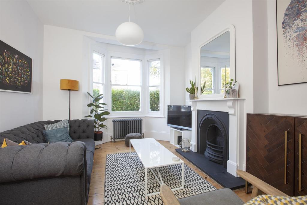 Oswyth Road, Camberwell, SE5 3 bed semi-detached house - £980,000