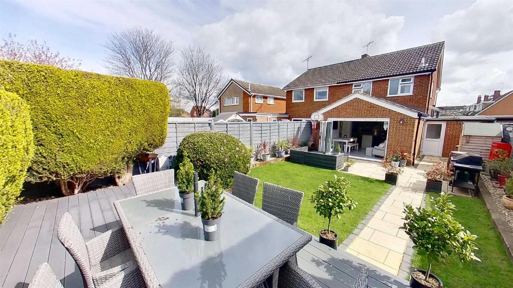 Bletchley 3 bed semi-detached house - £390,000