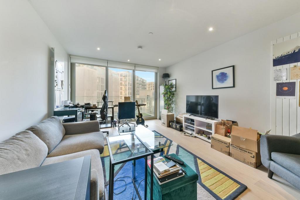 Liner House, Royal Wharf, London, E16 1 bed apartment to rent - £2,097 ...