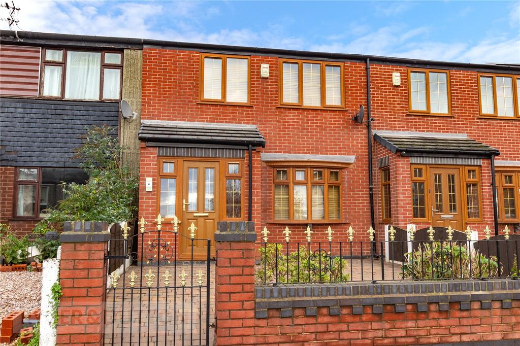 Pot Hill Square, Ashton-under-Lyne... 2 bed townhouse - £160,000