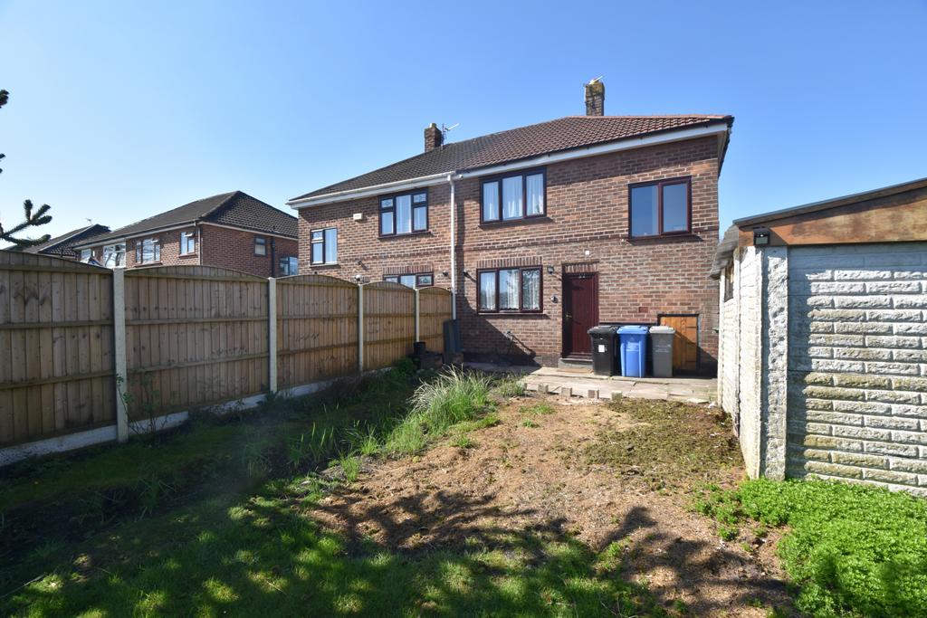 Russell Road, Partington, M31 3 bed semi-detached house - £235,000