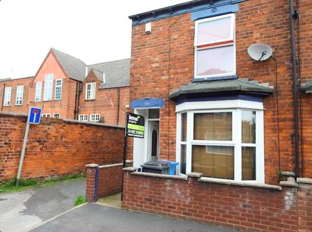 Welbeck Street, Hull, HU5 2 bed end of terrace house - £85,000