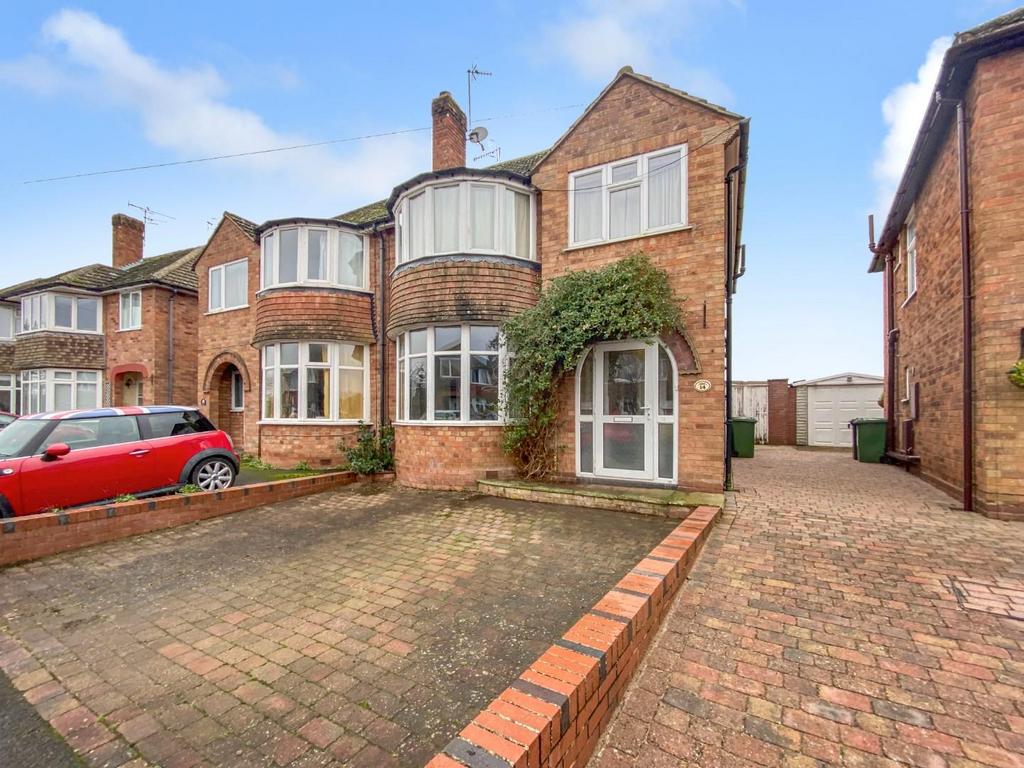 Hamilton Road, Tiddington... 3 bed semi-detached house - £385,000
