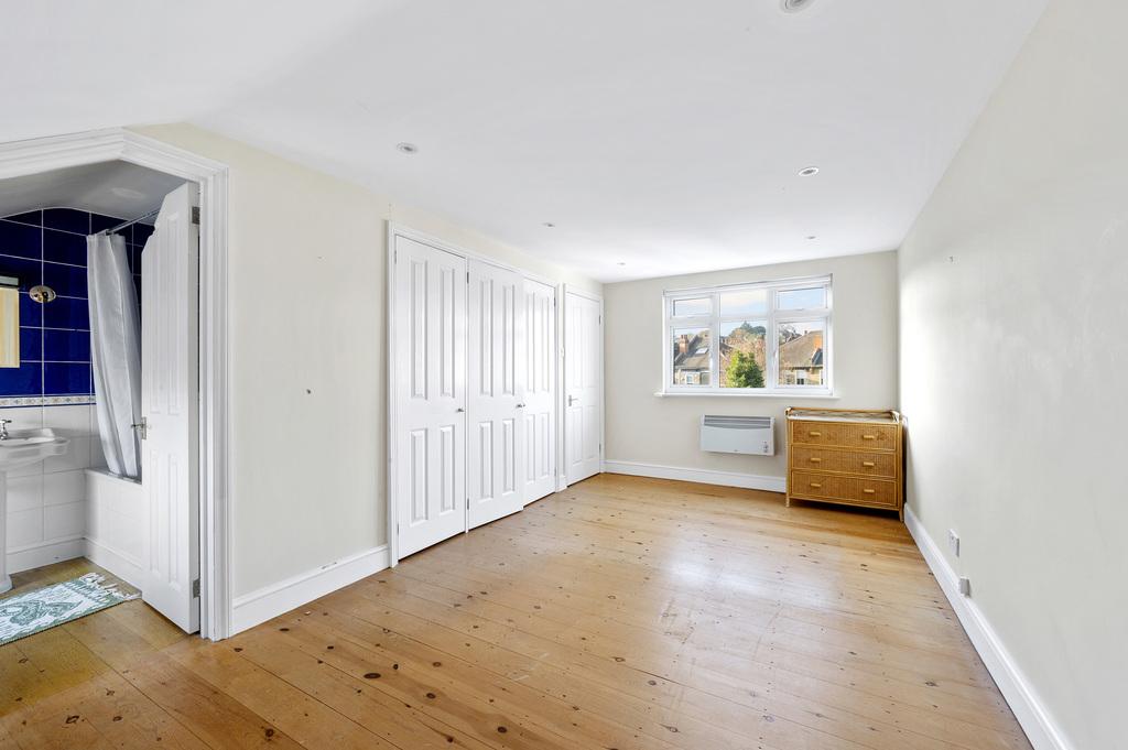 Strathearn Road, SW19 4 bed house - £3,500 pcm (£808 pw)
