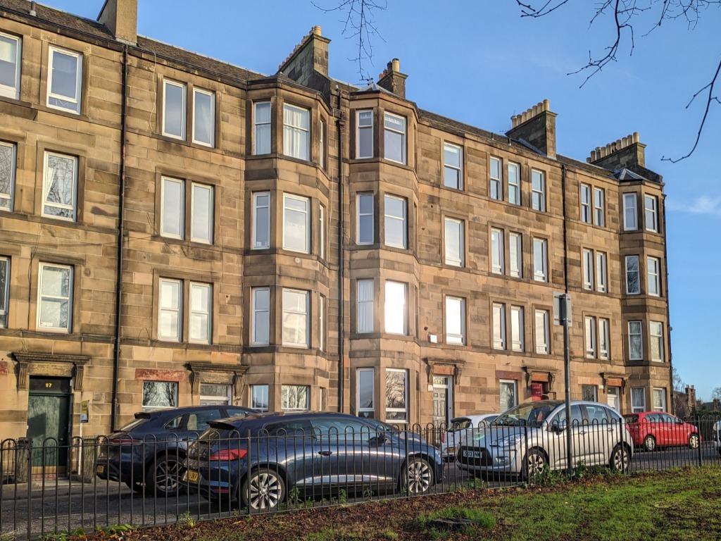 Harrison Road, Merchiston, Edinburgh... 2 bed flat - £1,295 pcm (£299 pw)