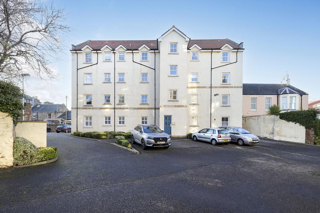 3 Flat 12 Millhill Wynd, Musselburgh... 2 bed flat - £160,000
