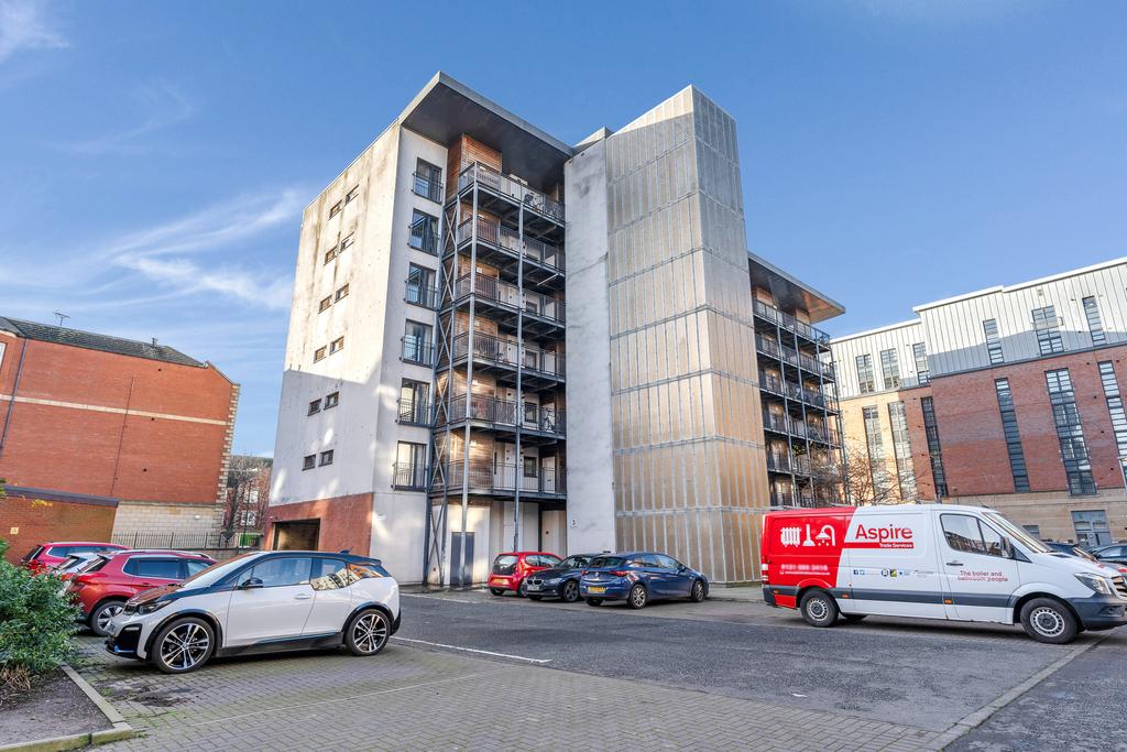36, 3 Salamander Court, Leith Links... 2 bed flat - £220,000