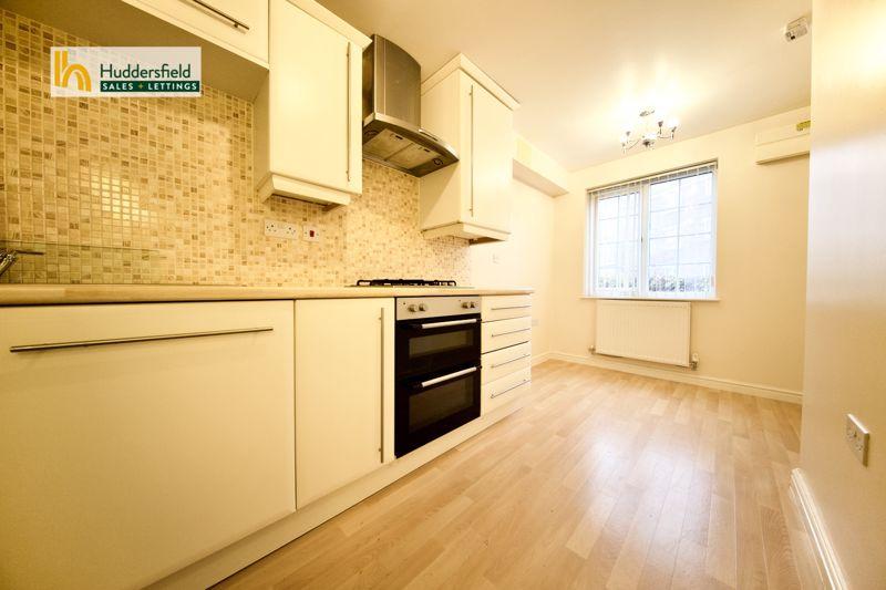 New Forest Way, Leeds 4 bed terraced house - £1,250 pcm (£288 pw)
