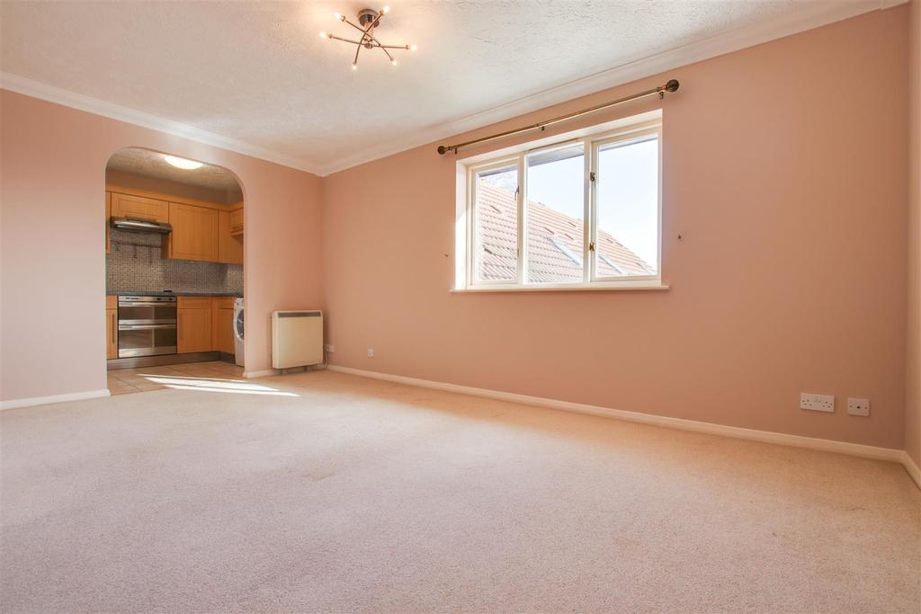 Friends Avenue, Cheshunt 2 bed flat - £1,200 pcm (£277 pw)