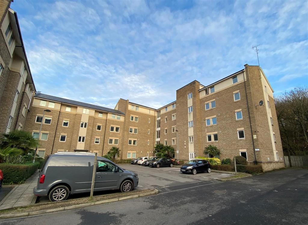 Thwaite Court, Cornmill View, Horsforth 2 bed apartment - £900 pcm (£ ...