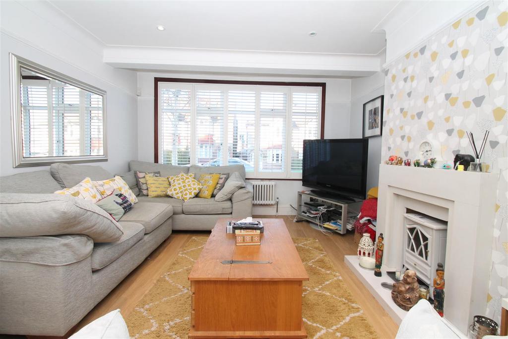 Uplands Road, East Barnet, EN4 3 bed terraced house - £630,000