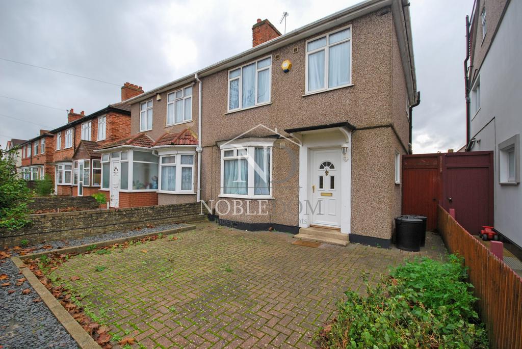 Hounslow Tw3 3 Bed Semi Detached House £2 000 Pcm £462 Pw