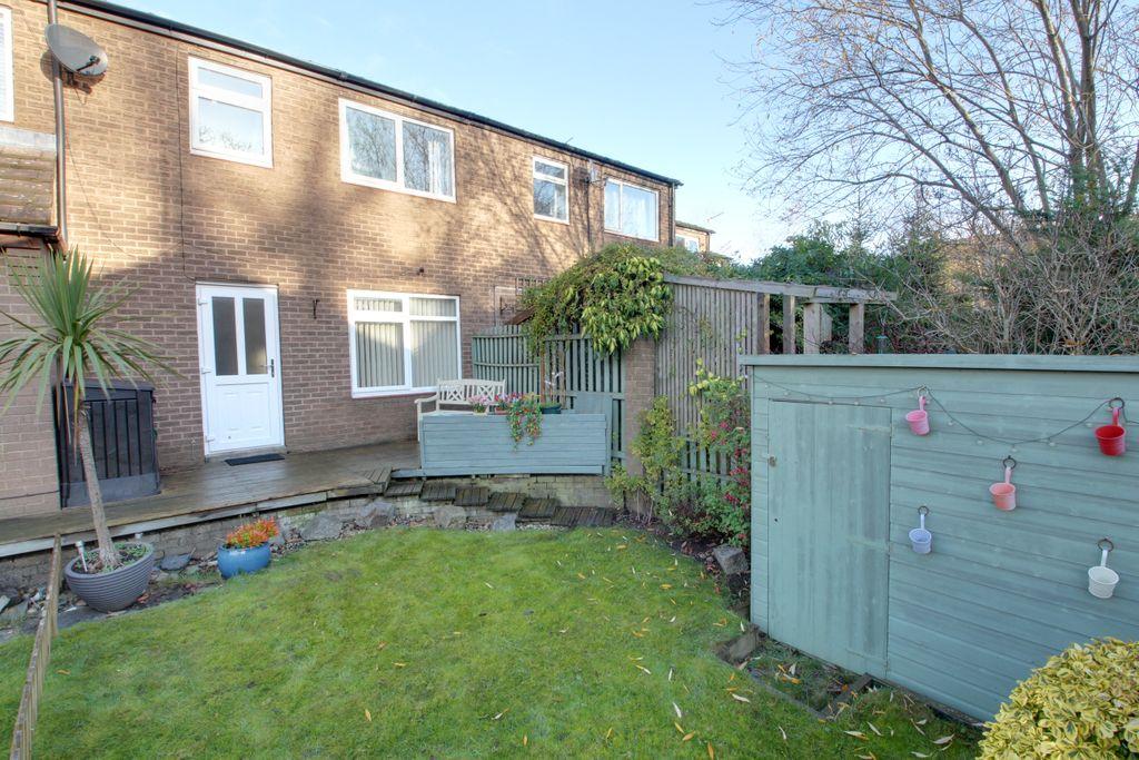 Adel Wood Place, Adel, Leeds LS16 8JL 3 bed townhouse - £190,000