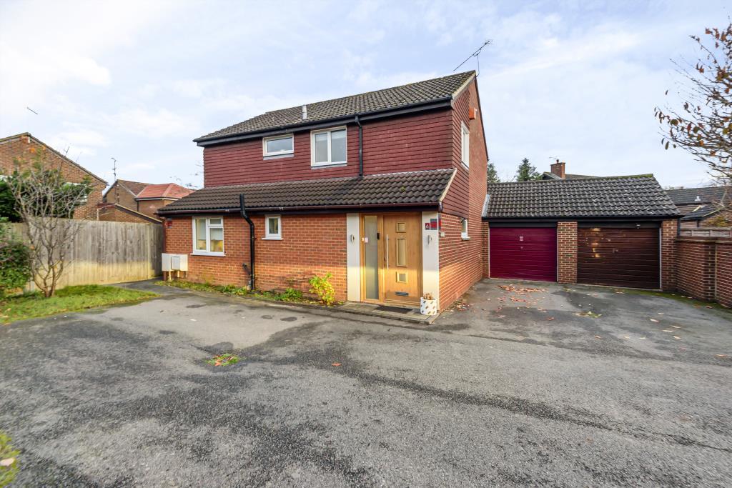 Wokingham, Berkshire, RG41 4 bed detached house for sale - £800,000