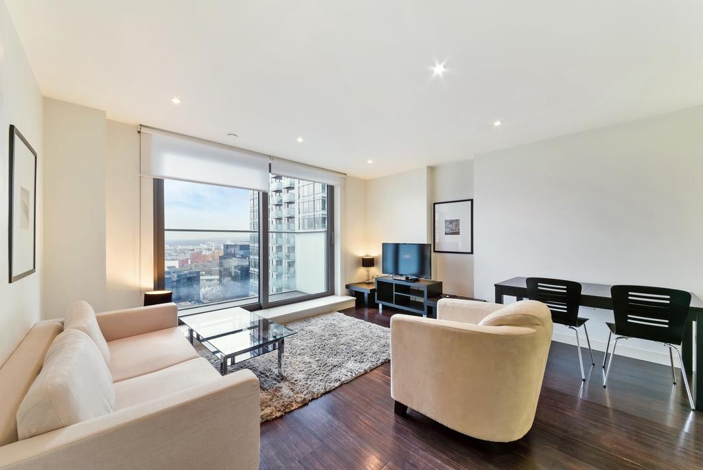 West Tower, Pan Peninsula, Canary... 1 bed apartment - £2,513 pcm (£580 pw)