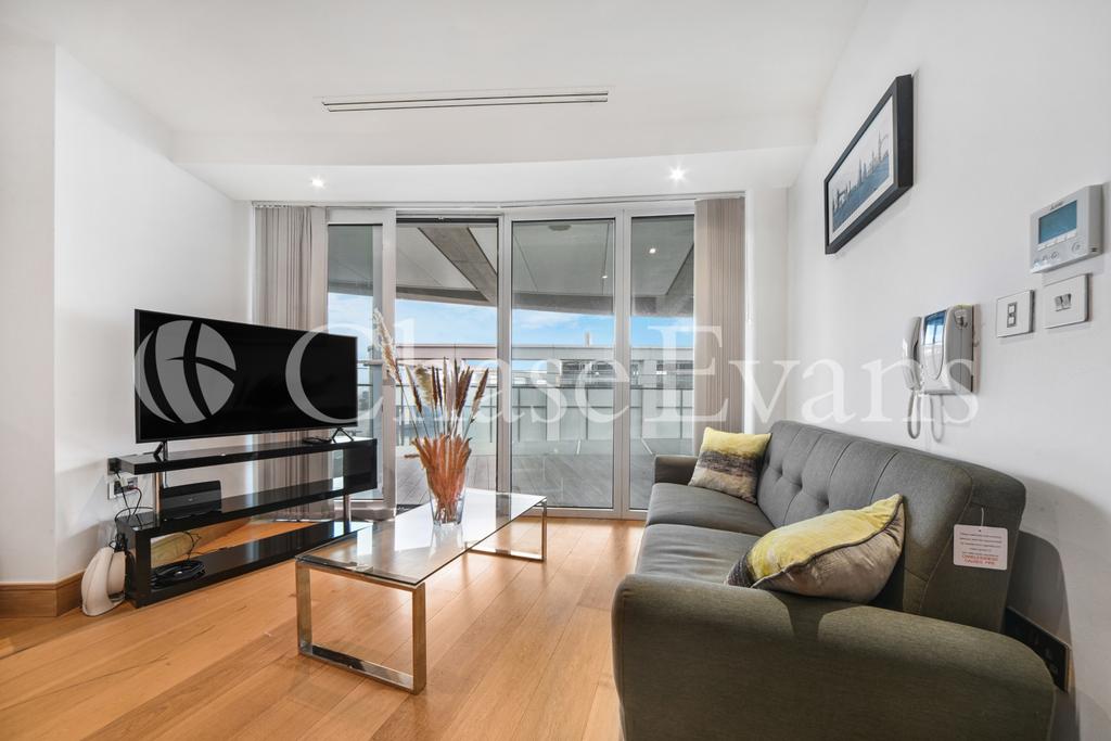Arena Tower, Crossharbour, London E14 1 bed apartment - £2,492 pcm (£ ...