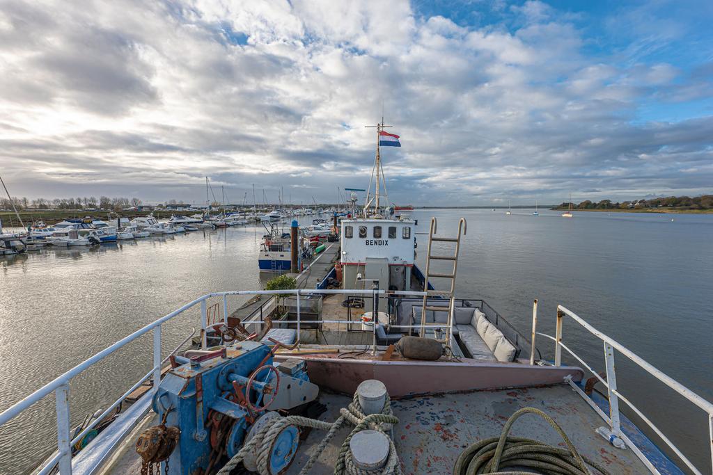 M V Bendix, Rochford, SS4 3 bed houseboat for sale - £130,000