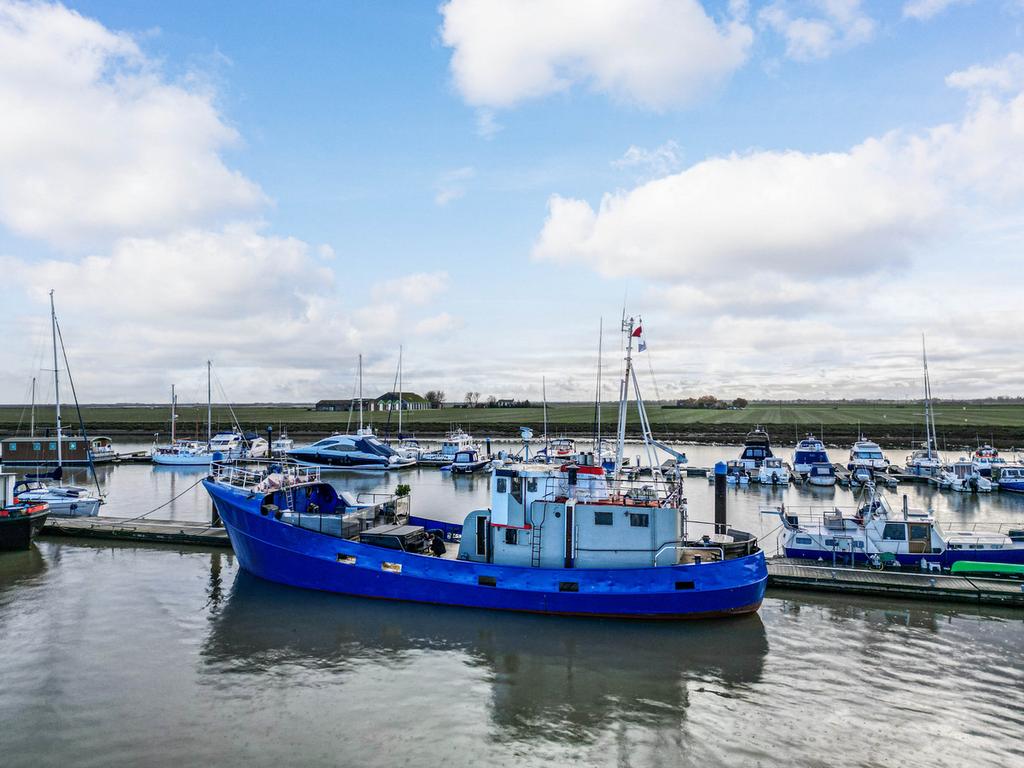M V Bendix, Rochford, SS4 3 bed houseboat for sale - £130,000