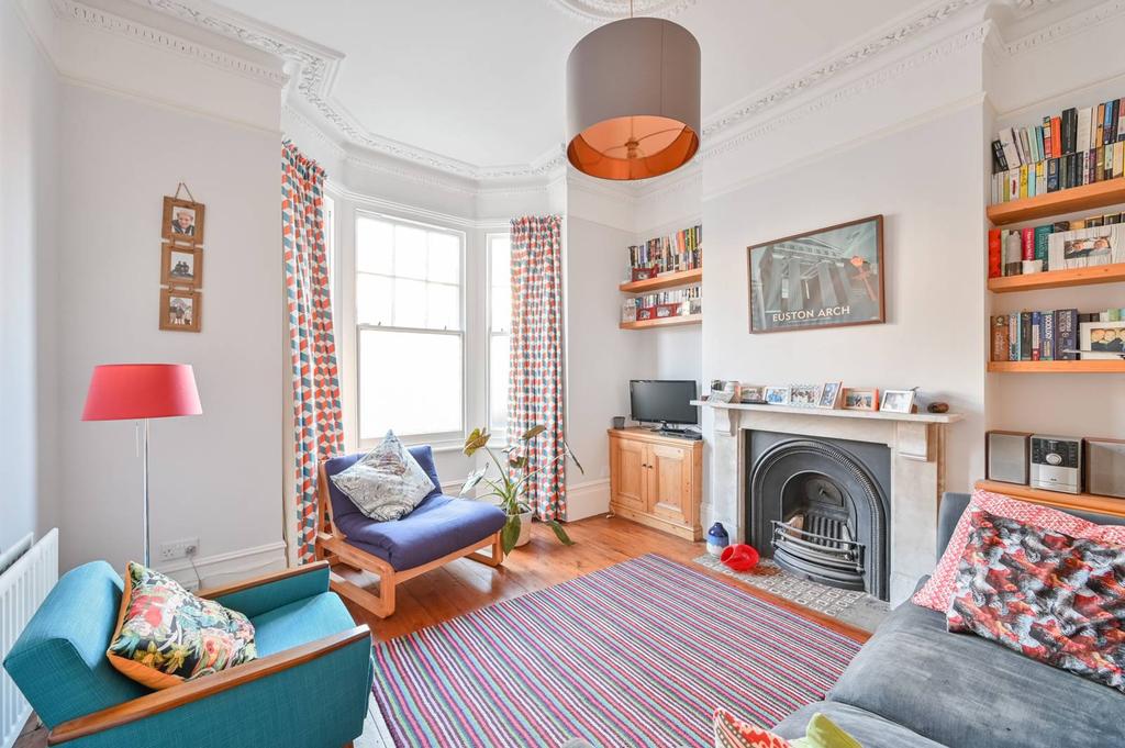 Thornbury Road, Clapham Park, London... 2 bed flat - £600,000