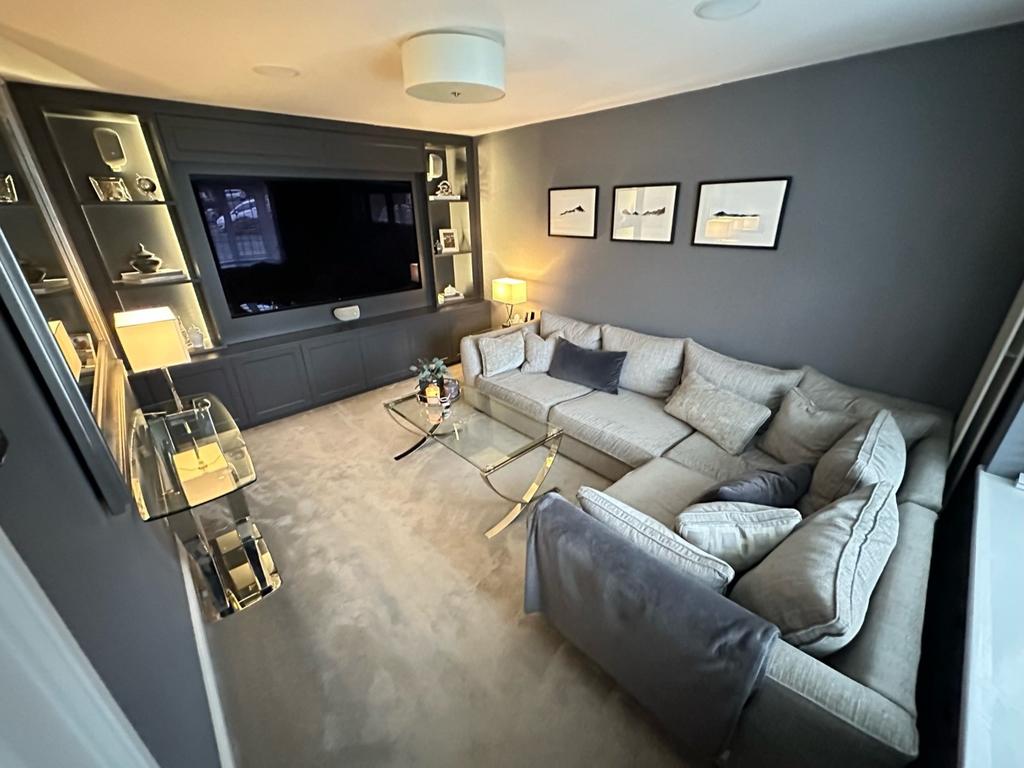 Catesby Green, Luton, Bedfordshire, LU3 3 bed detached house - £475,000