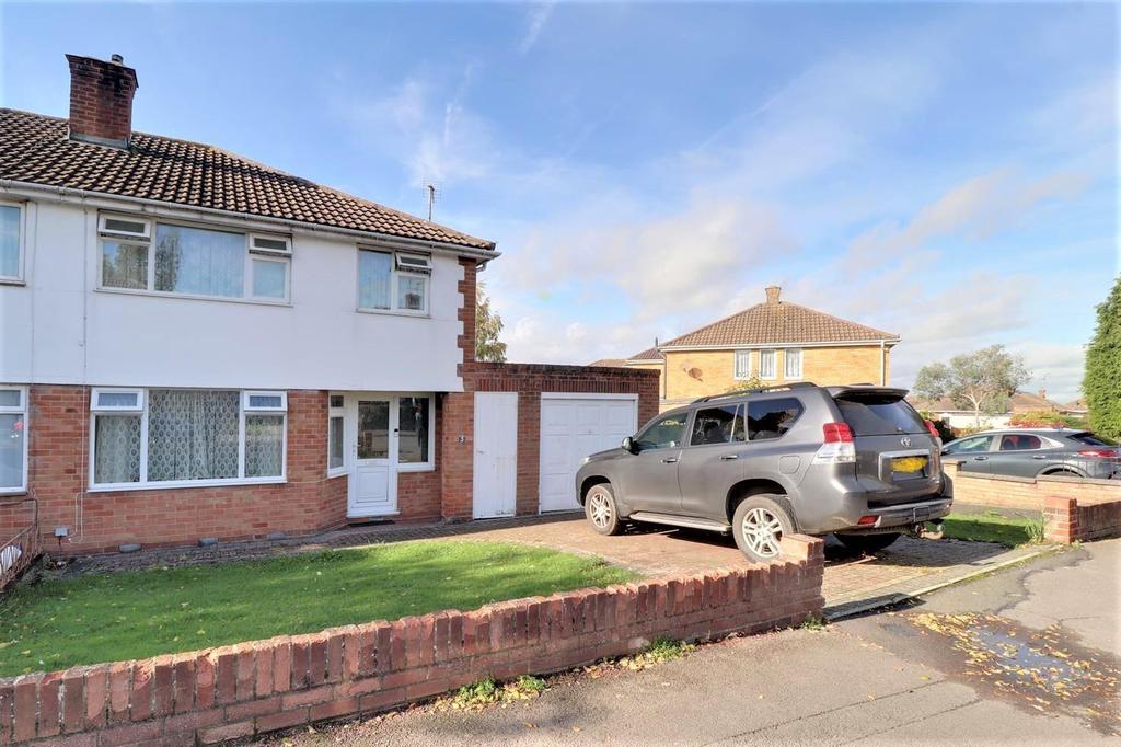 Chelmsford Avenue, Warden Hill... 3 bed semi-detached house - £325,000
