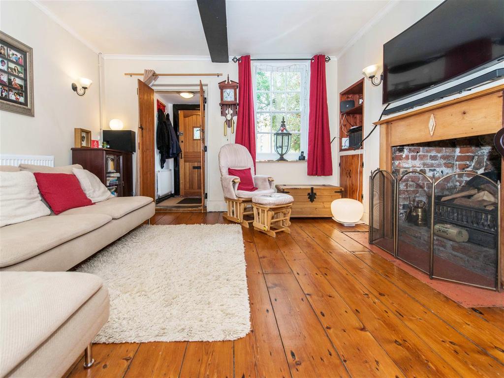 Hackbridge, Wallington 2 bed terraced house - £1,850 pcm (£427 pw)