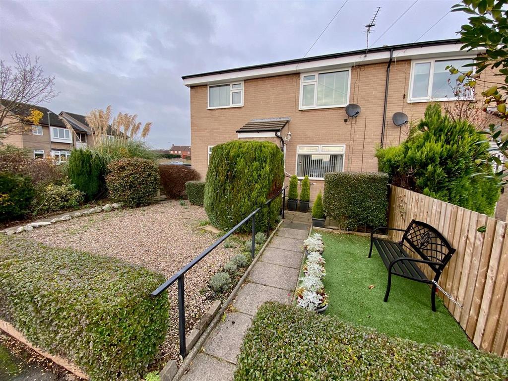 Norman Drive, Mirfield 2 bed flat - £115,000