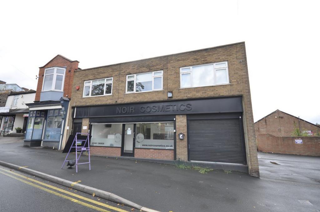 High Street, Pensnett Property - £1,083 pcm (£250 pw)