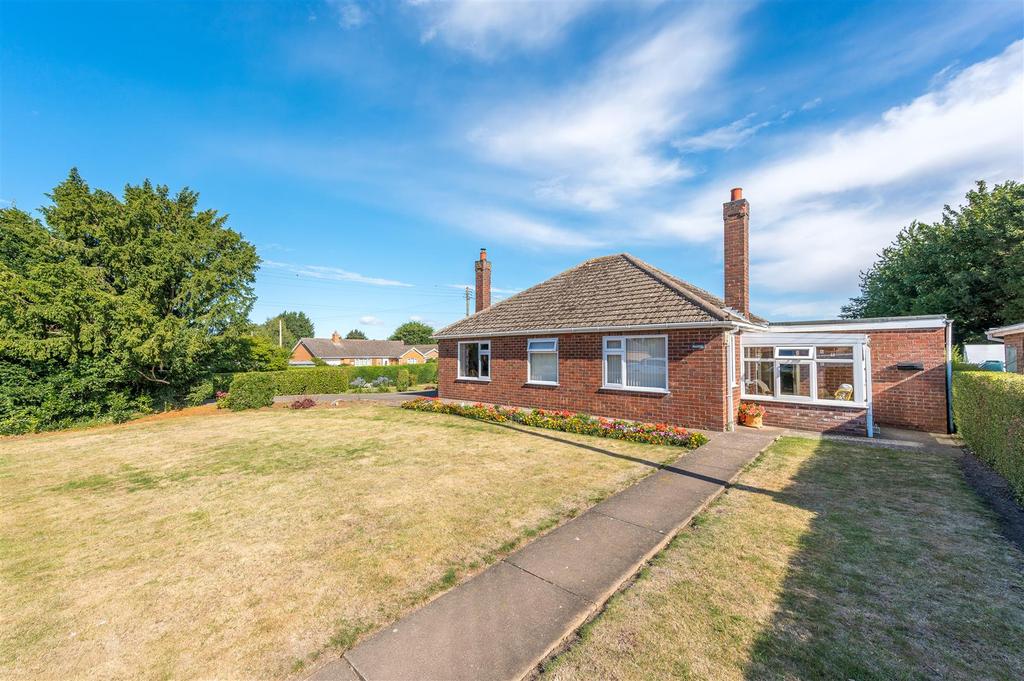 Hall Lane, Stickney, PE22 3 bed bungalow - £260,000