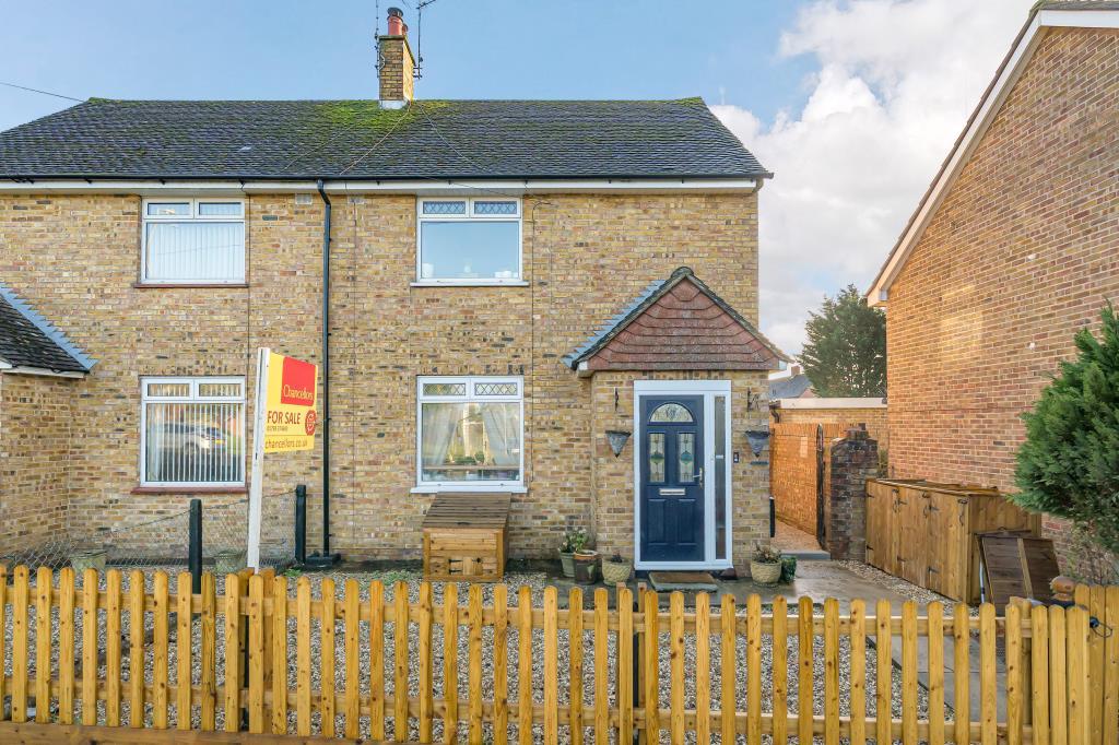 Swindon, Wiltshire, SN25 2 bed semi-detached house - £240,000