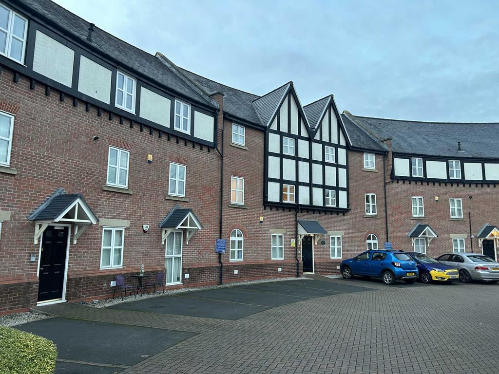 Holly Farm Court, Cronton 2 bed apartment - £110,000